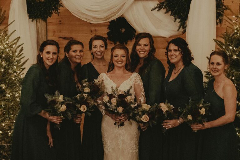 Christmas Wedding Trends | timberrivers.com